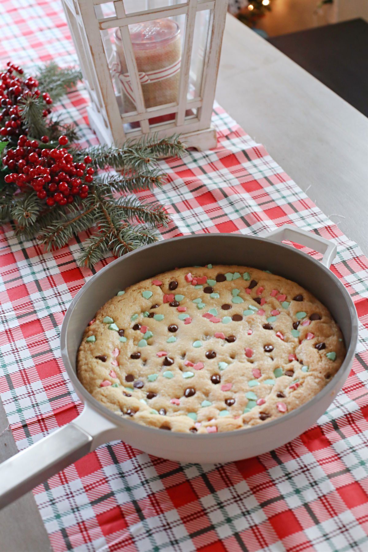 Christmas Chocolate Chip Skillet Cookie - I Dig Pinterest