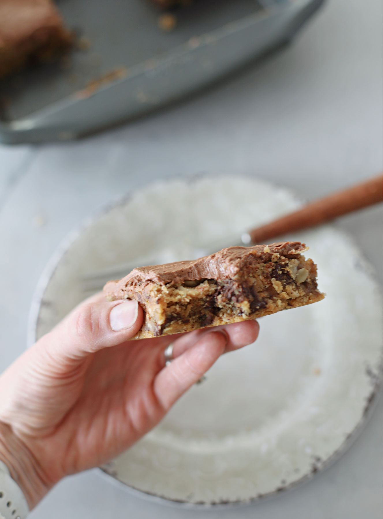 Lunch Lady Peanut Butter Chocolate Chip Bars - I Dig Pinterest