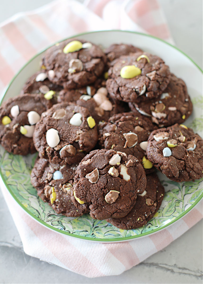Cadbury Egg Brownie Cookies - I Dig Pinterest